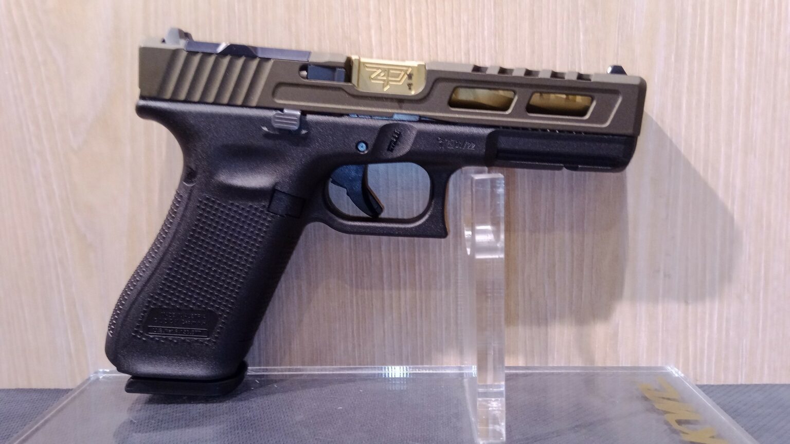 GLOCK ZAFFIRI CUSTOM 17 GEN 5 ZPS.2 CAL 9X19 - Armurerie Pascal Paris